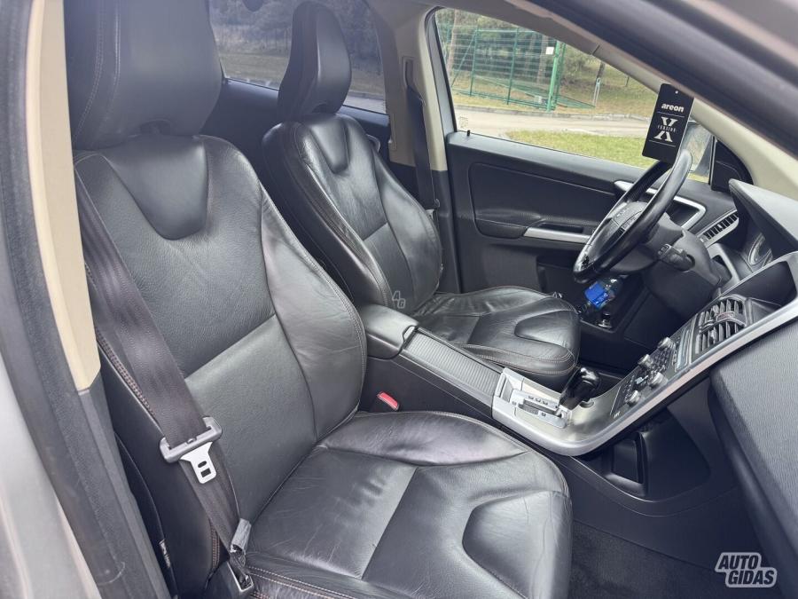 Volvo XC60 2009 Šauļi, ar dzinēja tilpumu 2.40 L un nobraukumu 340 tūkst. km par 5650 €, foto 13 vietnē AUTOMOTO.COM.LV