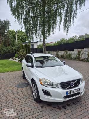 Volvo XC60 2009 in Vilnius, with an engine capacity of 2.40 L and mileage of 299 thousand km for 4250 €, photo 3 on AUTOMOTO.COM.LV