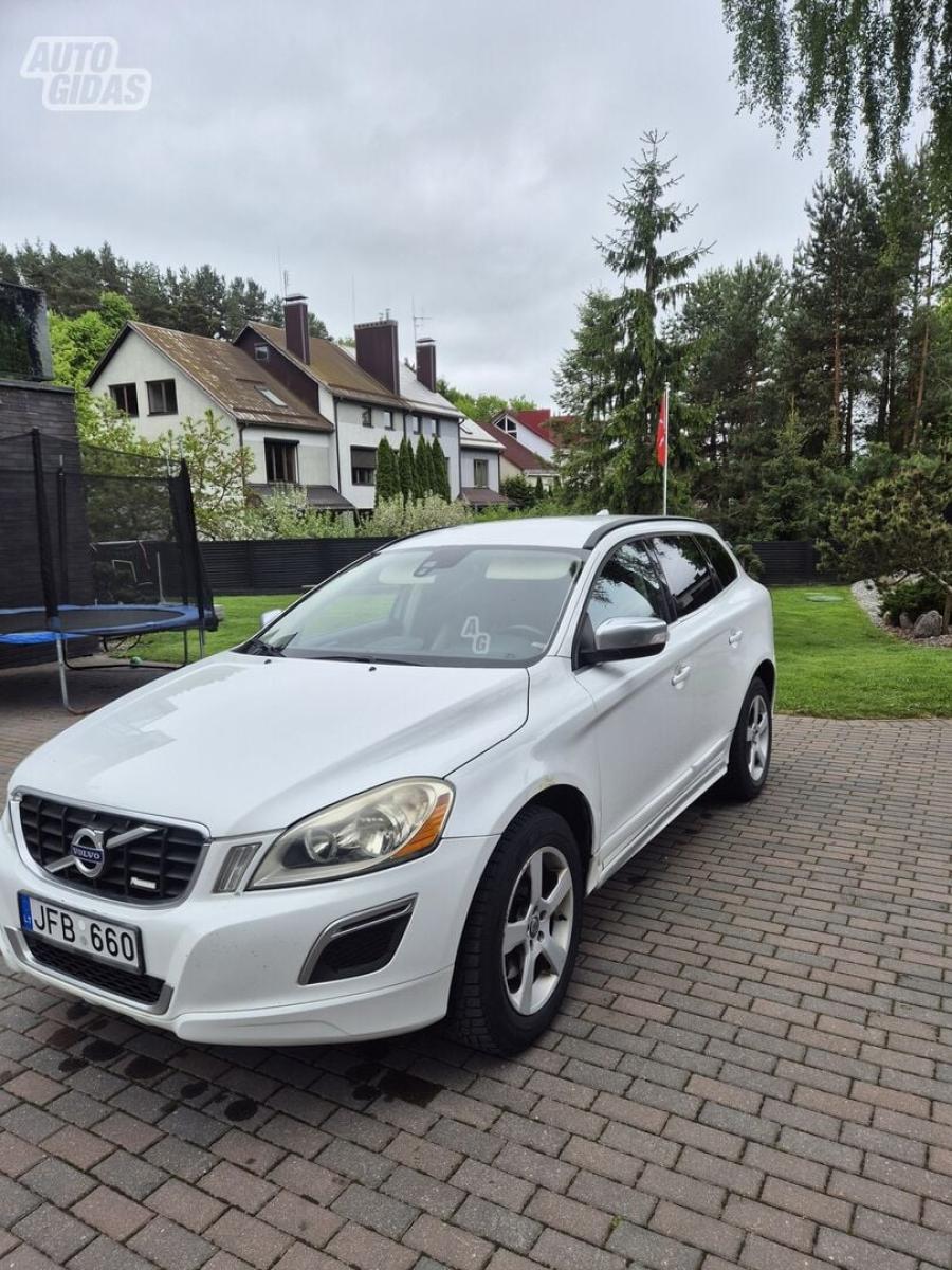 Volvo XC60 2009 in Vilnius, with an engine capacity of 2.40 L and mileage of 299 thousand km for 4250 €, photo 5 on AUTOMOTO.COM.LV