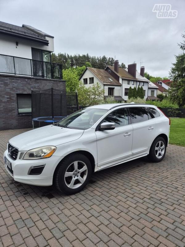 Volvo XC60 2009 in Vilnius, with an engine capacity of 2.40 L and mileage of 299 thousand km for 4250 €, photo 5 on AUTOMOTO.COM.LV