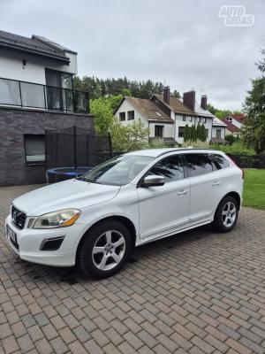 Volvo XC60 2009 in Vilnius, with an engine capacity of 2.40 L and mileage of 299 thousand km for 4250 €, photo 6 on AUTOMOTO.COM.LV
