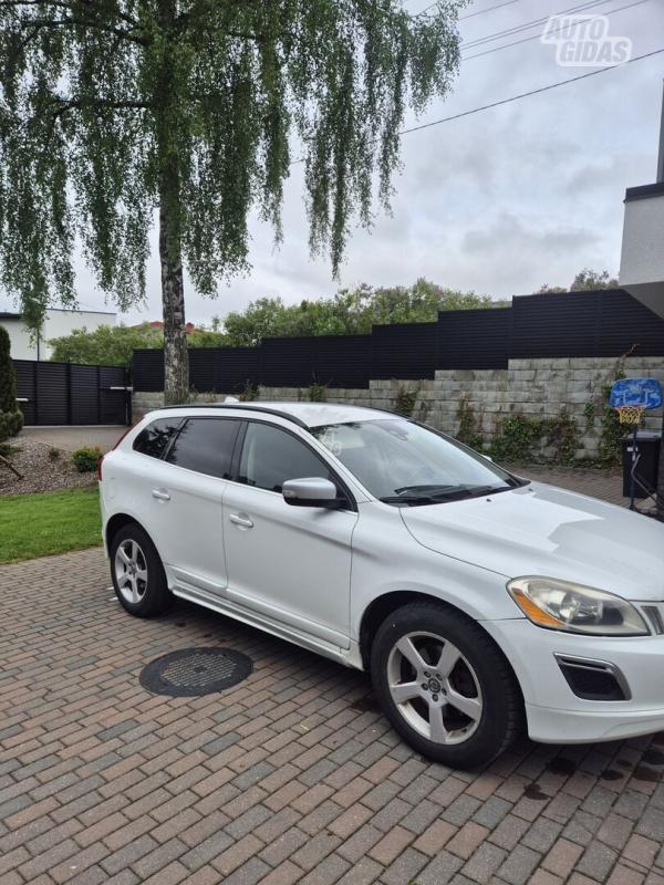 Volvo XC60 2009 in Vilnius, with an engine capacity of 2.40 L and mileage of 299 thousand km for 4250 €, photo 6 on AUTOMOTO.COM.LV