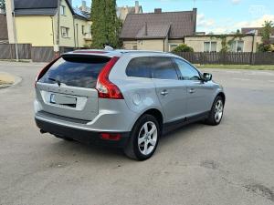 Volvo XC60 2009 in Siauliai, with an engine capacity of 2.40 L and mileage of 400 thousand km for 5350 €, photo 6 on AUTOMOTO.COM.LV