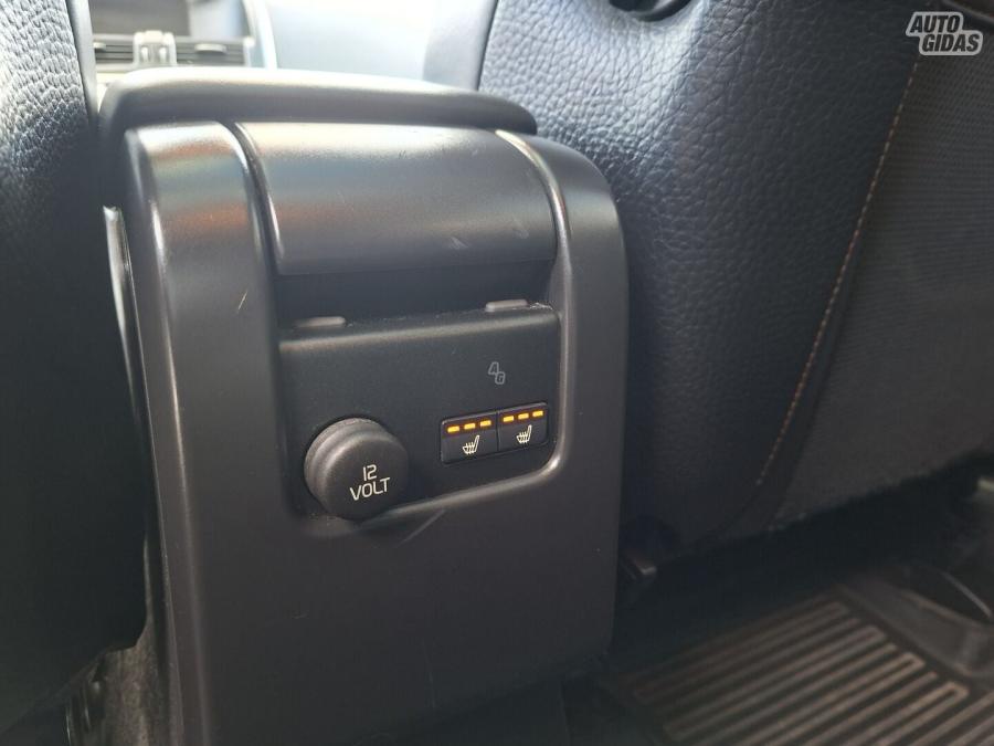 Volvo XC60 2009 in Siauliai, with an engine capacity of 2.40 L and mileage of 400 thousand km for 5350 €, photo 23 on AUTOMOTO.COM.LV