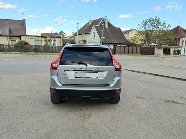 Volvo XC60 2009 in Siauliai, with an engine capacity of 2.40 L and mileage of 400 thousand km for 5350 €, photo 6 on AUTOMOTO.COM.LV