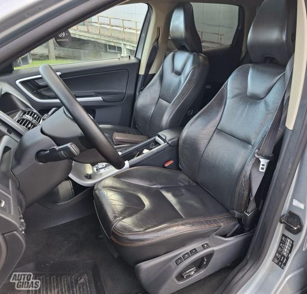 Volvo XC60 2009 in Siauliai, with an engine capacity of 2.40 L and mileage of 400 thousand km for 5350 €, photo 9 on AUTOMOTO.COM.LV