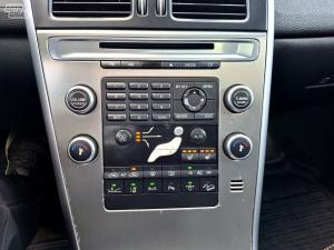 Volvo XC60 2009 Šauļi, ar dzinēja tilpumu 2.40 L un nobraukumu 400 tūkst. km par 5350 €, foto 24 vietnē AUTOMOTO.COM.LV
