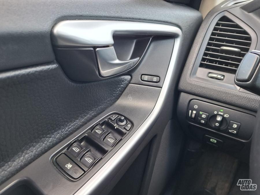 Volvo XC60 2009 Šauļi, ar dzinēja tilpumu 2.40 L un nobraukumu 400 tūkst. km par 5350 €, foto 25 vietnē AUTOMOTO.COM.LV