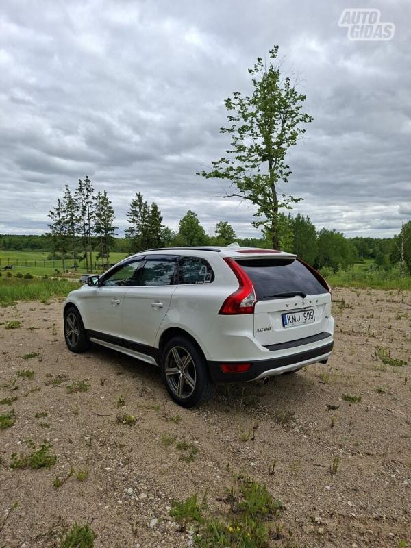 Volvo XC60 2009 in Utena, with an engine capacity of 2.40 L and mileage of 374 thousand km for 6650 €, photo 4 on AUTOMOTO.COM.LV