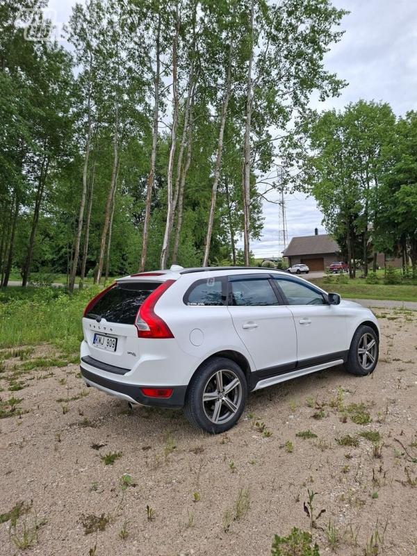 Volvo XC60 2009 in Utena, with an engine capacity of 2.40 L and mileage of 374 thousand km for 6650 €, photo 5 on AUTOMOTO.COM.LV