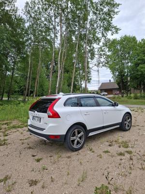 Volvo XC60 2009 in Utena, with an engine capacity of 2.40 L and mileage of 374 thousand km for 6650 €, photo 6 on AUTOMOTO.COM.LV