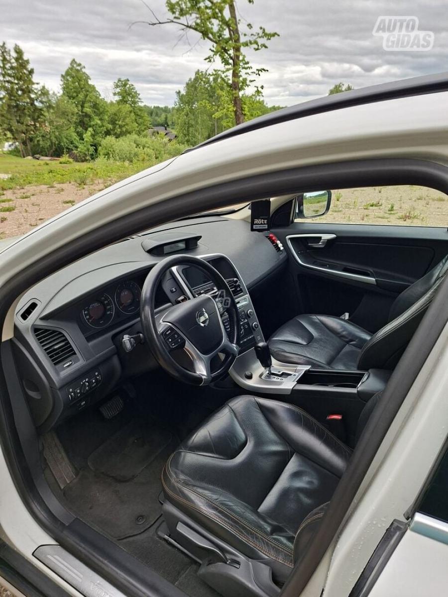 Volvo XC60 2009 in Utena, with an engine capacity of 2.40 L and mileage of 374 thousand km for 6650 €, photo 9 on AUTOMOTO.COM.LV