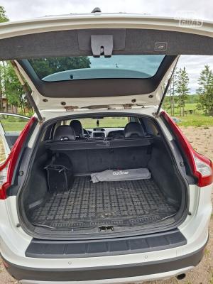 Volvo XC60 2009 in Utena, with an engine capacity of 2.40 L and mileage of 374 thousand km for 6650 €, photo 10 on AUTOMOTO.COM.LV