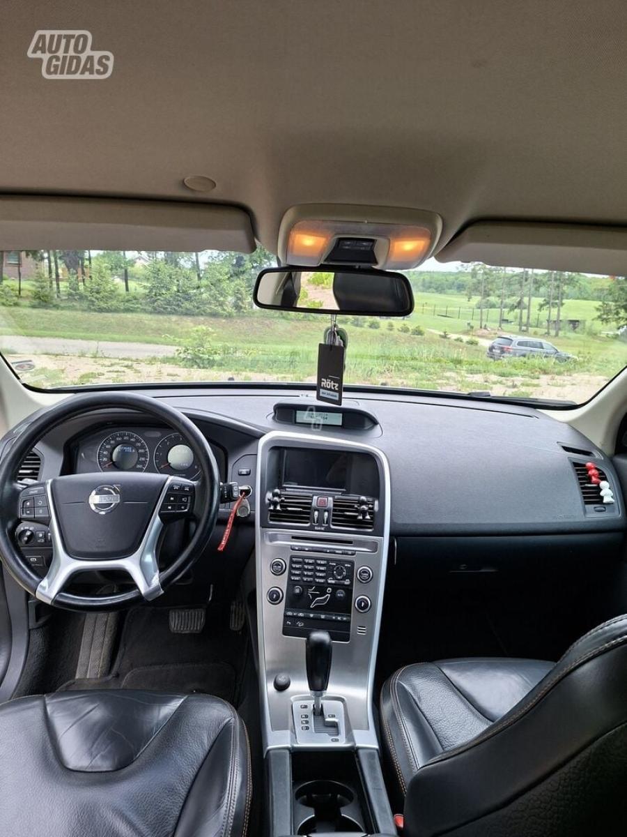Volvo XC60 2009 in Utena, with an engine capacity of 2.40 L and mileage of 374 thousand km for 6650 €, photo 11 on AUTOMOTO.COM.LV