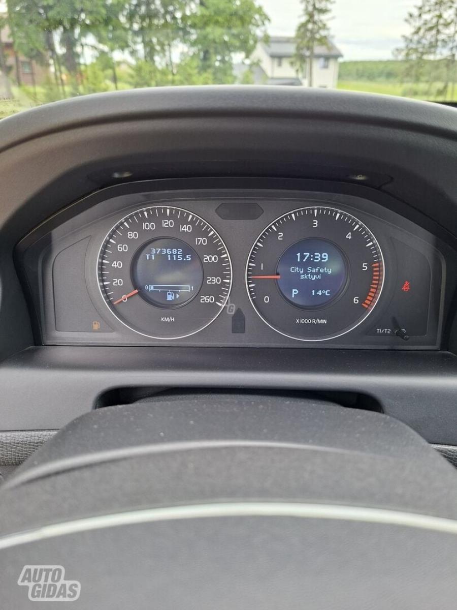 Volvo XC60 2009 in Utena, with an engine capacity of 2.40 L and mileage of 374 thousand km for 6650 €, photo 13 on AUTOMOTO.COM.LV