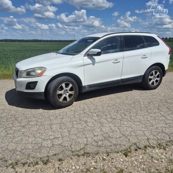 Volvo XC60 2009 in Radviliskis, with an engine capacity of 2.40 L and mileage of 303 thousand km for 4000 €, photo 2 on AUTOMOTO.COM.LV