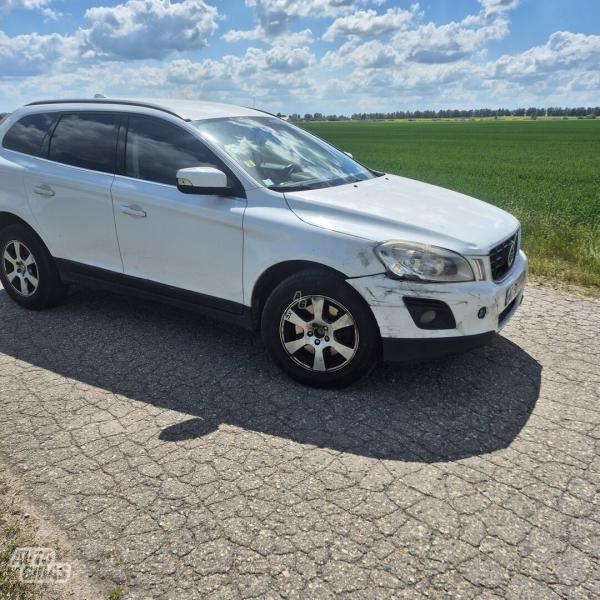 Volvo XC60 2009 in Radviliskis, with an engine capacity of 2.40 L and mileage of 303 thousand km for 4000 €, photo 9 on AUTOMOTO.COM.LV