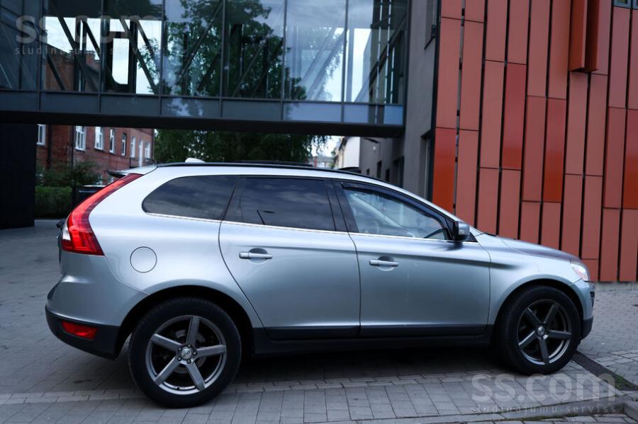 Volvo XC60 2009 Daugavpils, ar dzinēja tilpumu 2.40 L un nobraukumu 320 tūkst. km par 7300 €, foto 7 vietnē AUTOMOTO.COM.LV