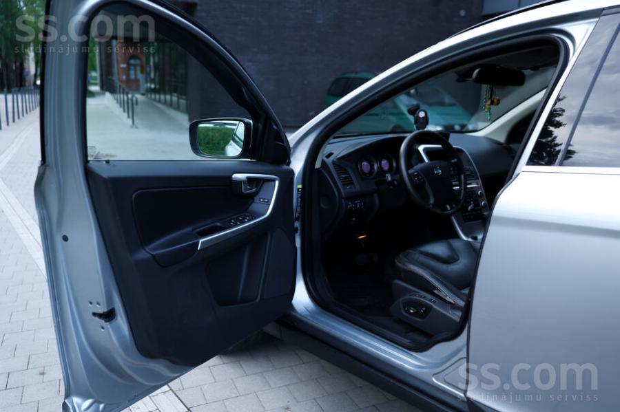 Volvo XC60 2009 Daugavpils, ar dzinēja tilpumu 2.40 L un nobraukumu 320 tūkst. km par 7300 €, foto 12 vietnē AUTOMOTO.COM.LV