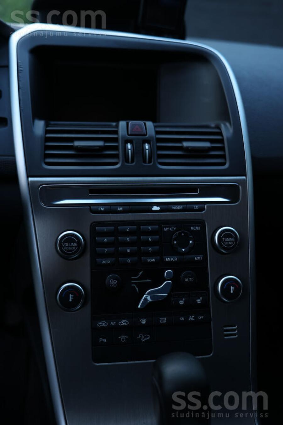 Volvo XC60 2009 Daugavpils, ar dzinēja tilpumu 2.40 L un nobraukumu 320 tūkst. km par 7300 €, foto 13 vietnē AUTOMOTO.COM.LV