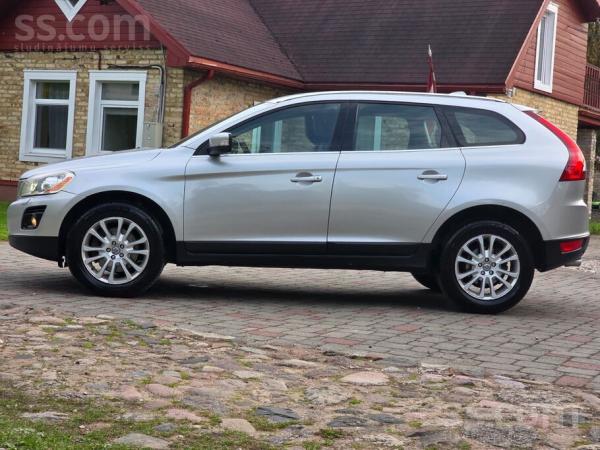 Volvo XC60 2009 in Riga, with an engine capacity of 2.40 L and mileage of 341 thousand km for 8350 €, photo 2 on AUTOMOTO.COM.LV