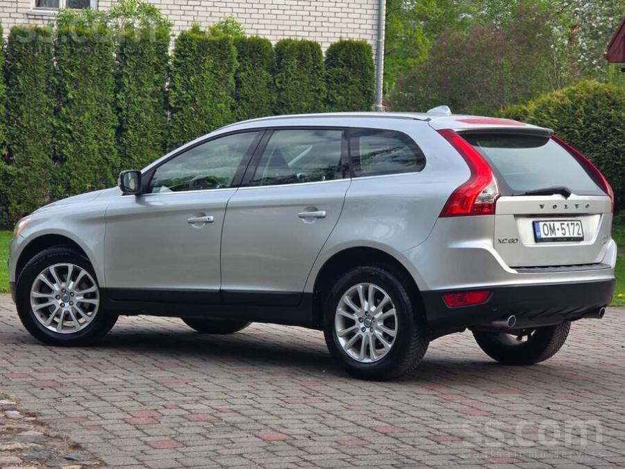 Volvo XC60 2009 Rīga, ar dzinēja tilpumu 2.40 L un nobraukumu 341 tūkst. km par 8350 €, foto 4 vietnē AUTOMOTO.COM.LV