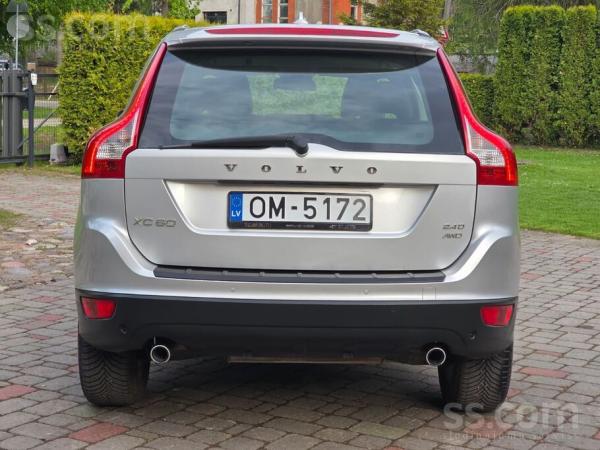 Volvo XC60 2009 in Riga, with an engine capacity of 2.40 L and mileage of 341 thousand km for 8350 €, photo 4 on AUTOMOTO.COM.LV