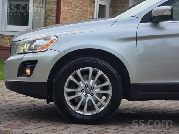 Volvo XC60 2009 in Riga, with an engine capacity of 2.40 L and mileage of 341 thousand km for 8350 €, photo 9 on AUTOMOTO.COM.LV