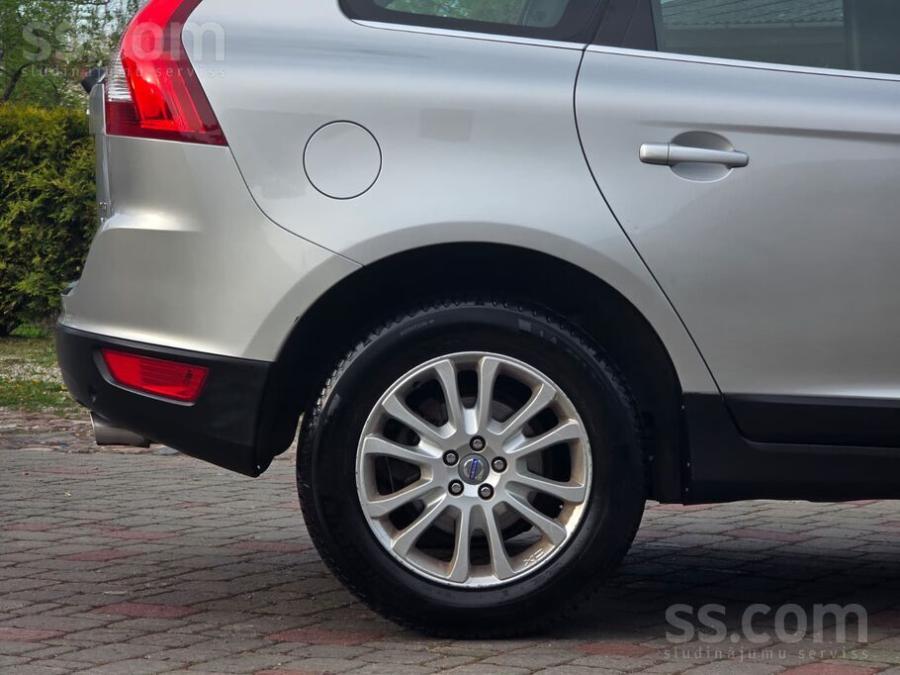 Volvo XC60 2009 Rīga, ar dzinēja tilpumu 2.40 L un nobraukumu 341 tūkst. km par 8350 €, foto 12 vietnē AUTOMOTO.COM.LV