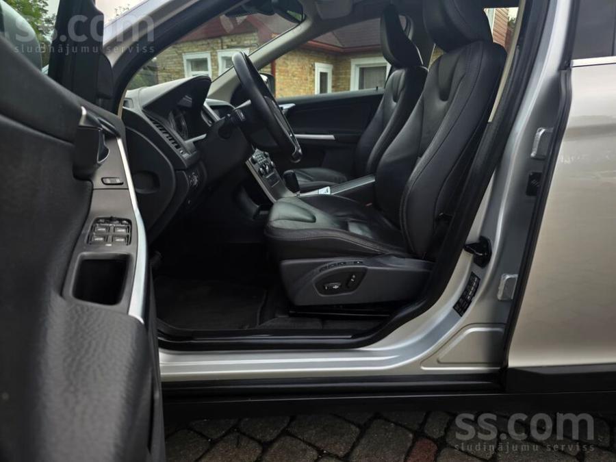 Volvo XC60 2009 Rīga, ar dzinēja tilpumu 2.40 L un nobraukumu 341 tūkst. km par 8350 €, foto 27 vietnē AUTOMOTO.COM.LV