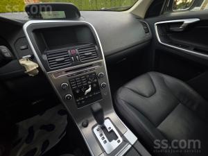 Volvo XC60 2009 Rīga, ar dzinēja tilpumu 2.40 L un nobraukumu 341 tūkst. km par 8350 €, foto 29 vietnē AUTOMOTO.COM.LV