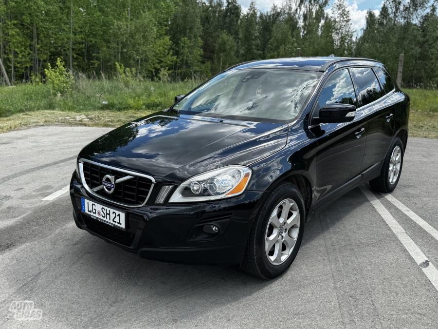 Volvo XC60 2009 in Siauliai, with an engine capacity of 2.40 L and mileage of 295 thousand km for 8900 €, photo 1 on AUTOMOTO.COM.LV