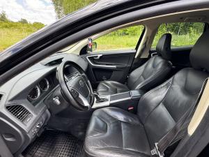 Volvo XC60 2009 in Siauliai, with an engine capacity of 2.40 L and mileage of 295 thousand km for 8900 €, photo 13 on AUTOMOTO.COM.LV
