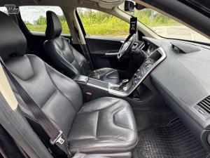 Volvo XC60 2009 in Siauliai, with an engine capacity of 2.40 L and mileage of 295 thousand km for 8900 €, photo 17 on AUTOMOTO.COM.LV