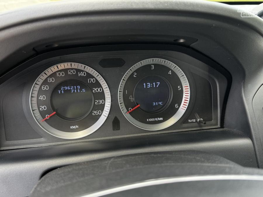 Volvo XC60 2009 in Siauliai, with an engine capacity of 2.40 L and mileage of 295 thousand km for 8900 €, photo 22 on AUTOMOTO.COM.LV