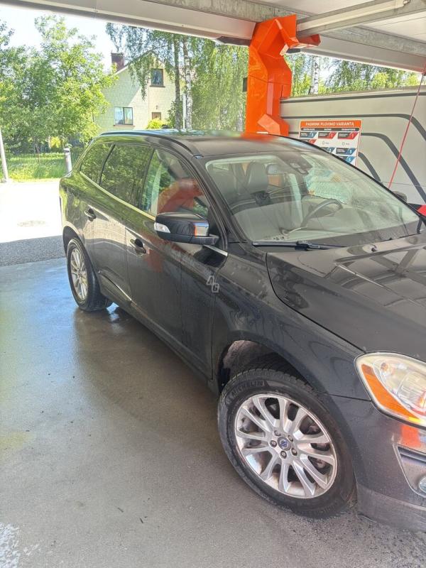 Volvo XC60 2009 Kauņa, ar dzinēja tilpumu 2.40 L un nobraukumu 429 tūkst. km par 4450 €, foto 2 vietnē AUTOMOTO.COM.LV