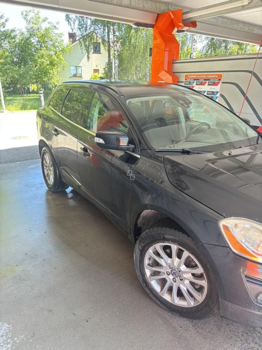 Volvo XC60 2009 Kauņa, ar dzinēja tilpumu 2.40 L un nobraukumu 429 tūkst. km par 4450 €, foto 3 vietnē AUTOMOTO.COM.LV