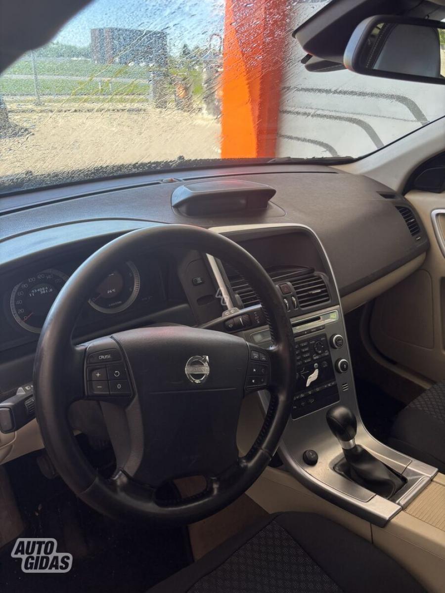Volvo XC60 2009 Kauņa, ar dzinēja tilpumu 2.40 L un nobraukumu 429 tūkst. km par 4450 €, foto 10 vietnē AUTOMOTO.COM.LV