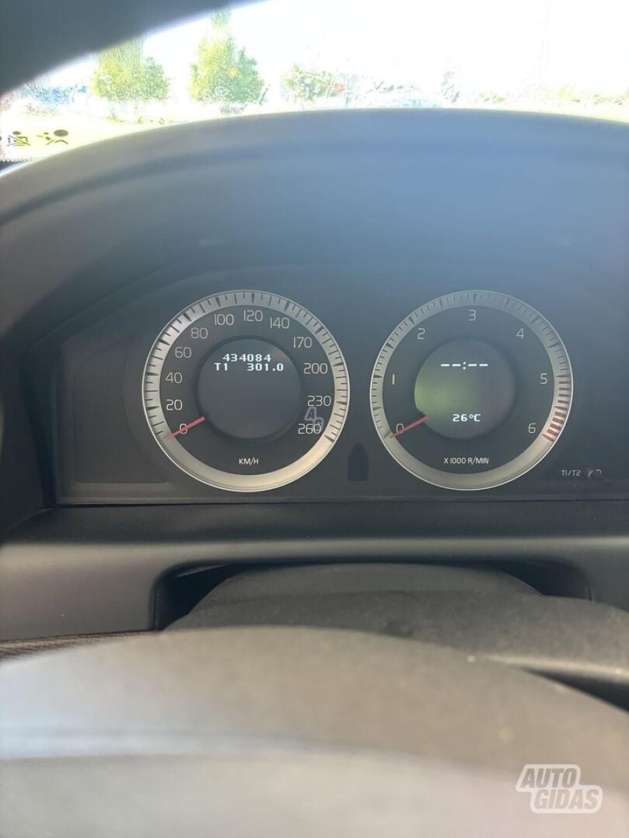 Volvo XC60 2009 Kauņa, ar dzinēja tilpumu 2.40 L un nobraukumu 429 tūkst. km par 4450 €, foto 12 vietnē AUTOMOTO.COM.LV