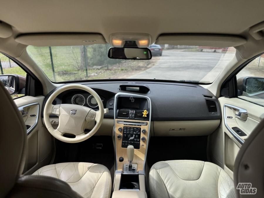 Volvo XC60 2009 in Vilnius, with an engine capacity of 2.40 L and mileage of 390 thousand km for 5800 €, photo 9 on AUTOMOTO.COM.LV