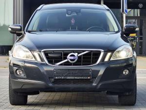 Volvo XC60 2009 in Siauliai, with an engine capacity of 2.40 L and mileage of 300 thousand km for 7650 €, photo 4 on AUTOMOTO.COM.LV