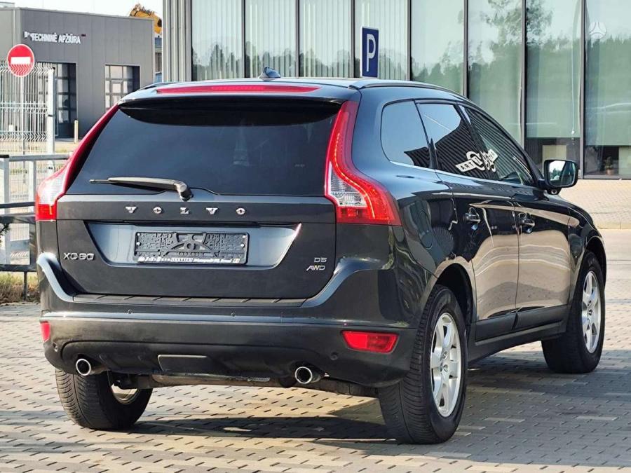 Volvo XC60 2009 in Siauliai, with an engine capacity of 2.40 L and mileage of 300 thousand km for 7650 €, photo 11 on AUTOMOTO.COM.LV