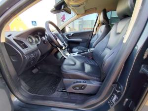 Volvo XC60 2009 in Siauliai, with an engine capacity of 2.40 L and mileage of 300 thousand km for 7650 €, photo 19 on AUTOMOTO.COM.LV