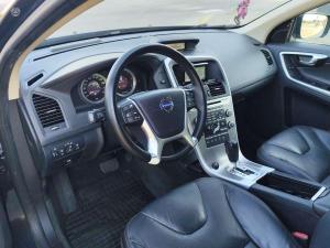 Volvo XC60 2009 in Siauliai, with an engine capacity of 2.40 L and mileage of 300 thousand km for 7650 €, photo 21 on AUTOMOTO.COM.LV