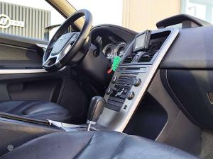 Volvo XC60 2009 in Siauliai, with an engine capacity of 2.40 L and mileage of 300 thousand km for 7650 €, photo 22 on AUTOMOTO.COM.LV