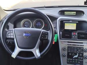 Volvo XC60 2009 in Siauliai, with an engine capacity of 2.40 L and mileage of 300 thousand km for 7650 €, photo 28 on AUTOMOTO.COM.LV