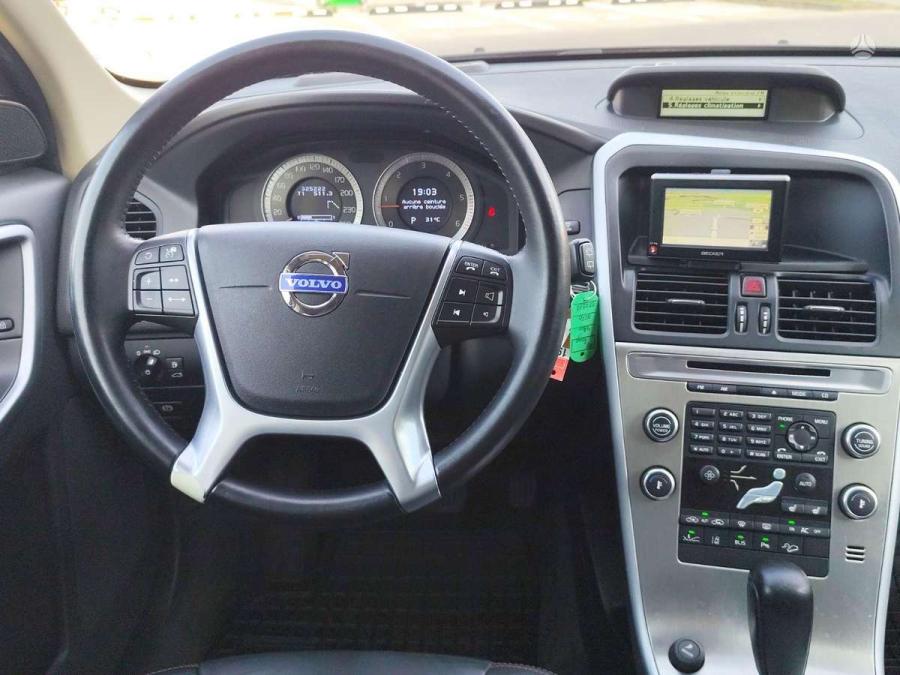 Volvo XC60 2009 in Siauliai, with an engine capacity of 2.40 L and mileage of 300 thousand km for 7650 €, photo 29 on AUTOMOTO.COM.LV