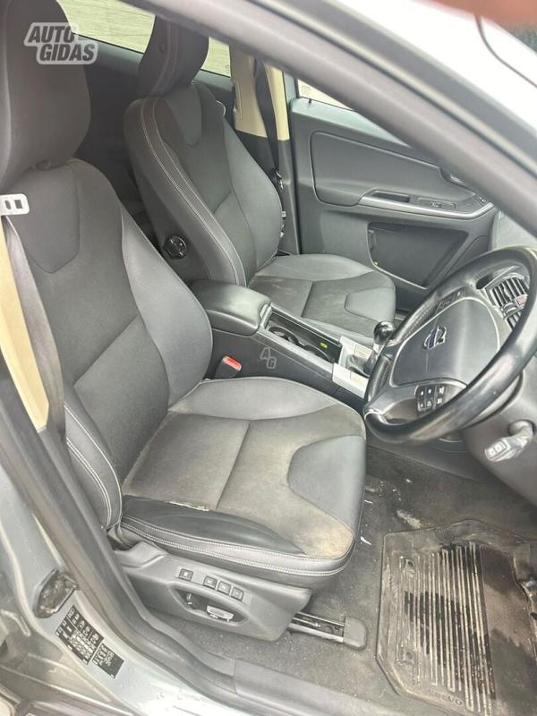 Volvo XC60 2009 Pakruojis, ar dzinēja tilpumu 2.40 L un nobraukumu 200 tūkst. km par 2000 €, foto 9 vietnē AUTOMOTO.COM.LV