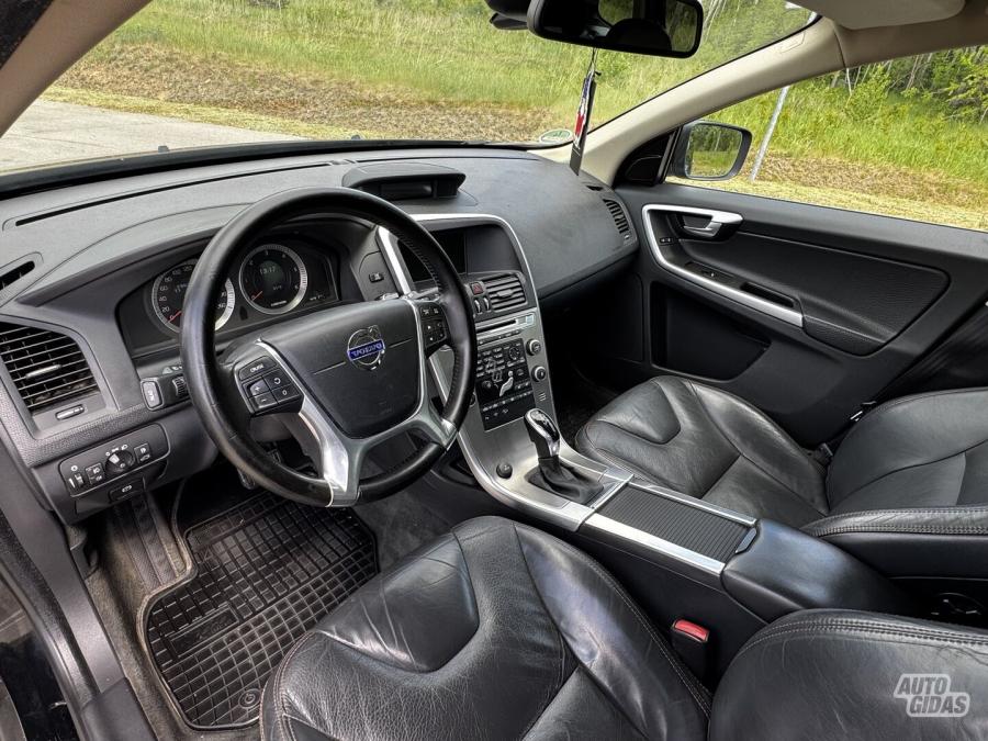Volvo XC60 2009 Šauļi, ar dzinēja tilpumu 2.40 L un nobraukumu 296 tūkst. km par 8400 €, foto 16 vietnē AUTOMOTO.COM.LV