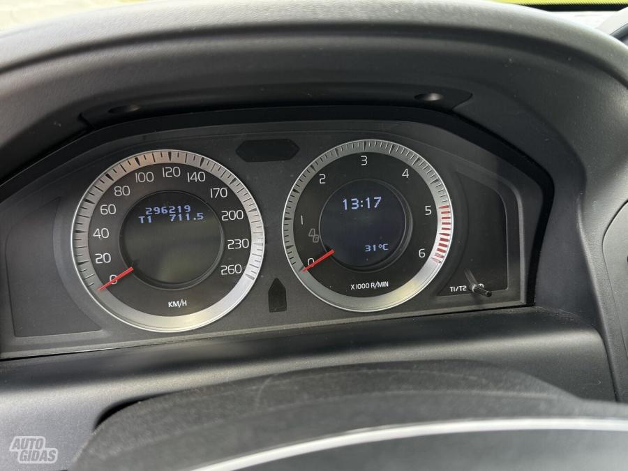 Volvo XC60 2009 Šauļi, ar dzinēja tilpumu 2.40 L un nobraukumu 296 tūkst. km par 8400 €, foto 17 vietnē AUTOMOTO.COM.LV